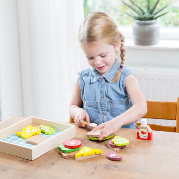 New Classic Toys - Sandwich Lunch Set - Wooden World